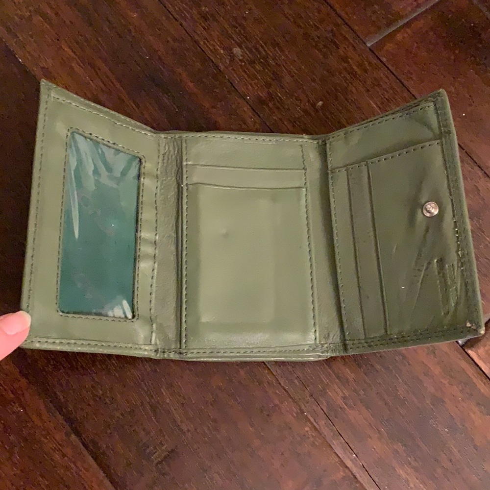 Vera Pelle Green Leather Trifold Wallet With Coin Pou… - Gem